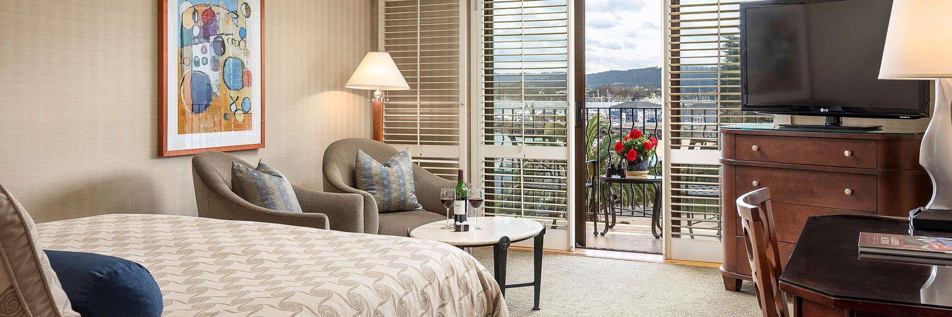 Oceanfront Monterey Lodging With Bay Views - Monterey Bay Inn